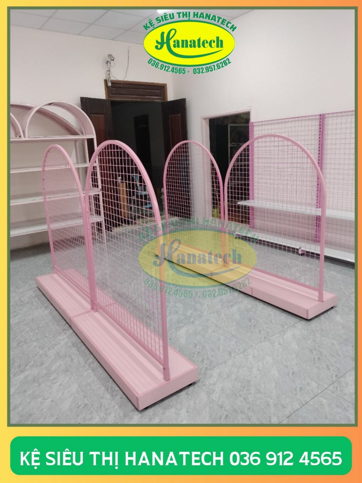Kệ khung lưới treo phụ kiện | Giá kệ móc treo cho cửa hàng shop phụ kiện